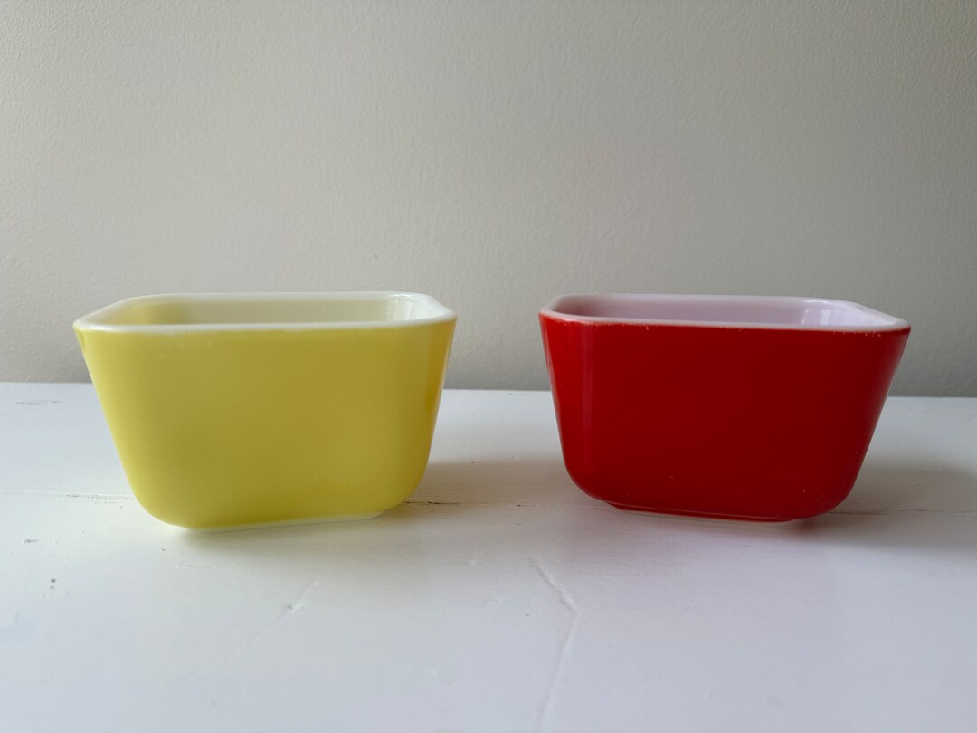 Set of 2 Vintage 1970s Red and Yellow PYREX Fridgies - Etsy