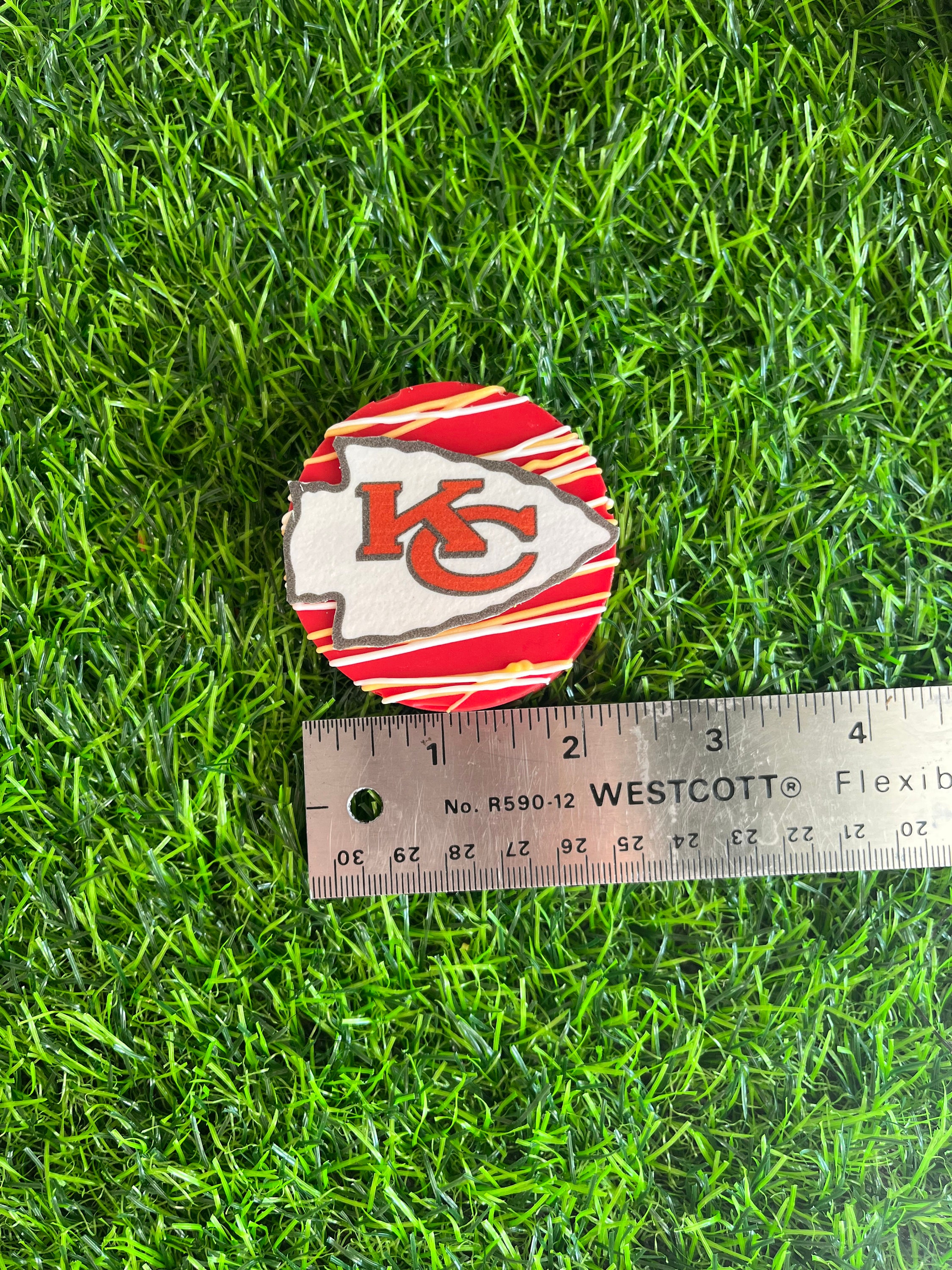 Chiefs Bundle, Game Day Treats, 6 Rice Krispy Treats, 6 Cake Pucks, 6 ...