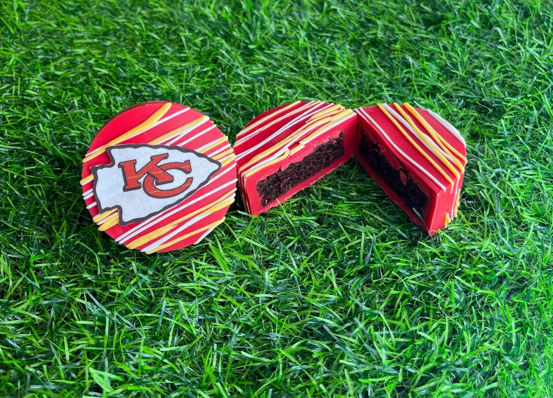 Chiefs Cake Pucks (6) Party Treats, Kansas City Chiefs Game Day Treats ...