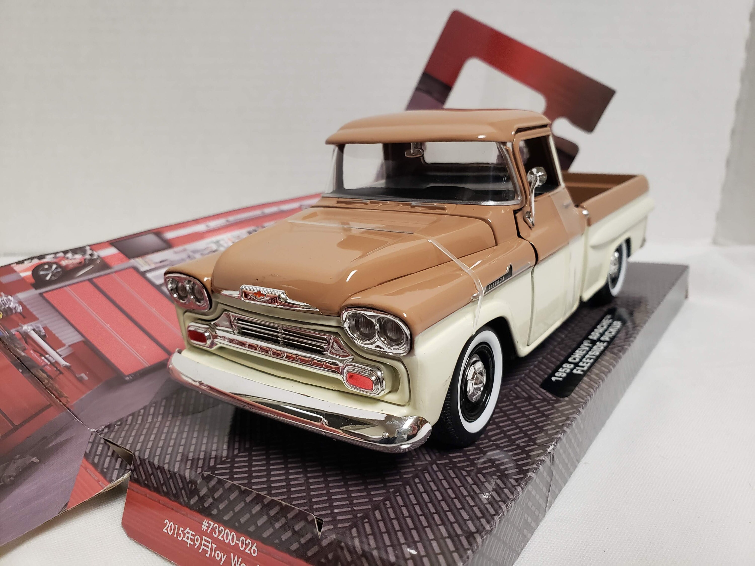 Retro 1958 Chevy Apache Fleetside Pickup Truck. 1:24 Scale Diecast ...