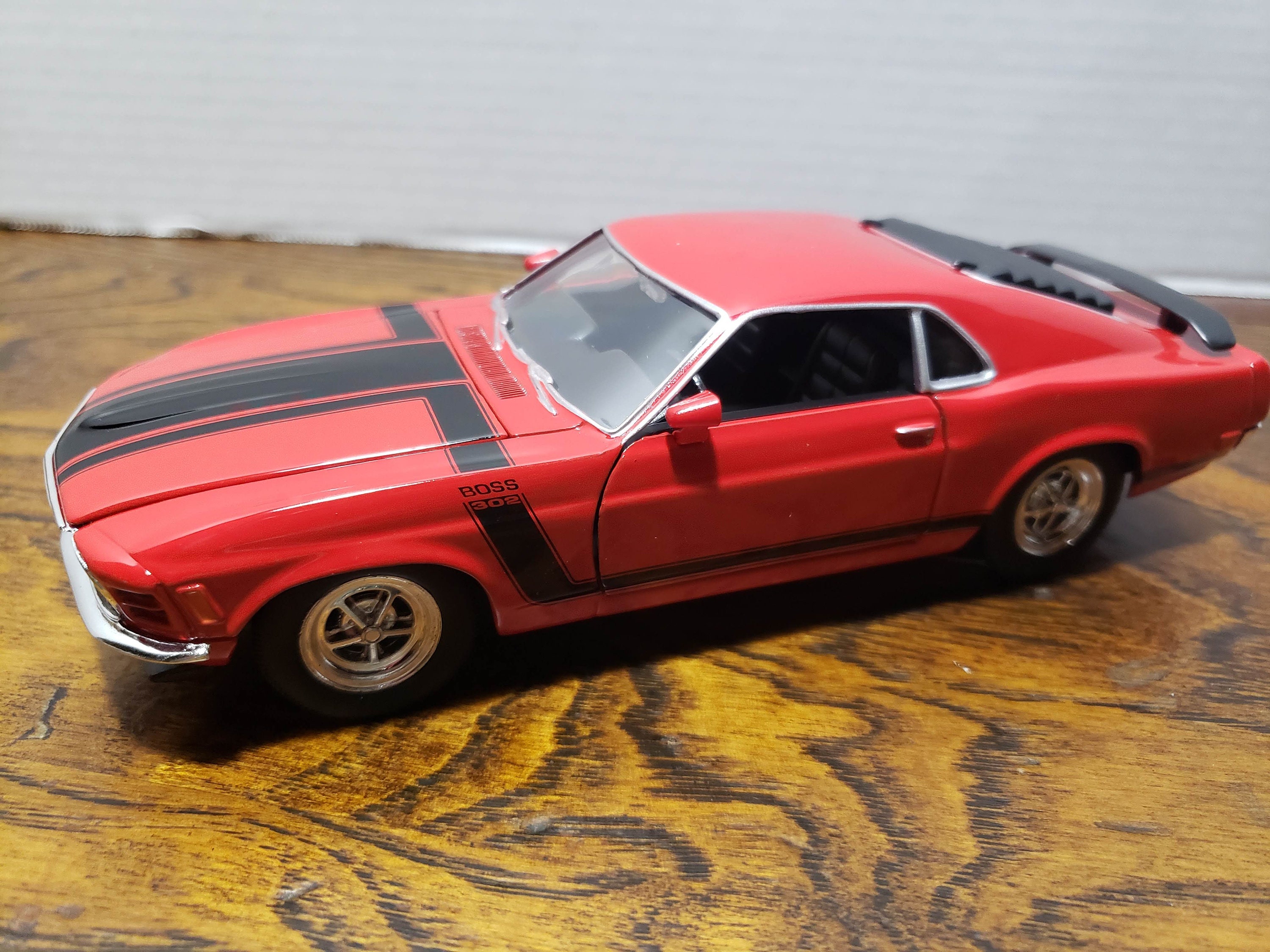 1970 Ford Mustang Boss 302 Scale Model Car for Young or Old 1/24 Scale ...