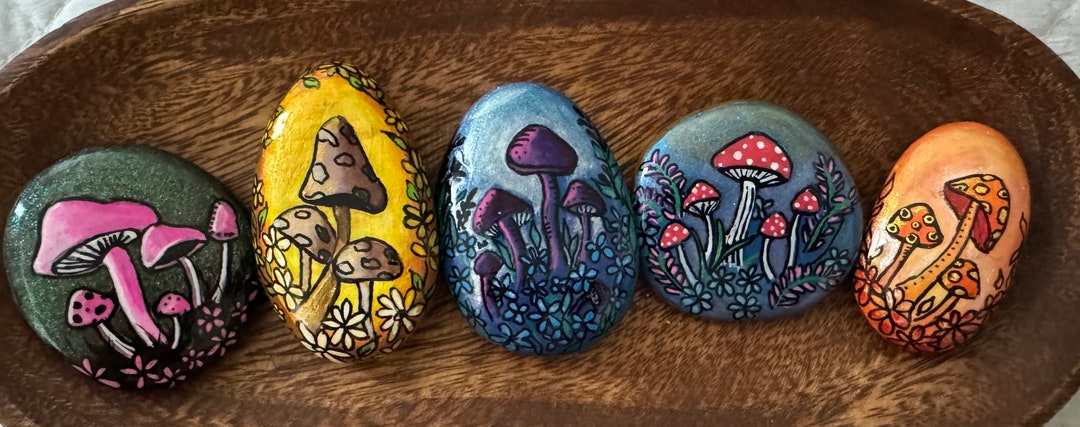 Mushroom Painted Rock - Etsy