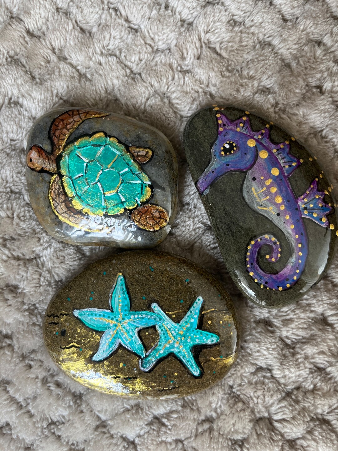 Set of 3 Beach Themed Painted Rocks. Seahorse, Sea Turtle and Shell - Etsy