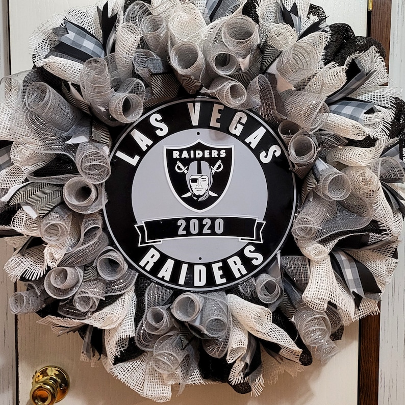 Raiders Wreath Large - Etsy