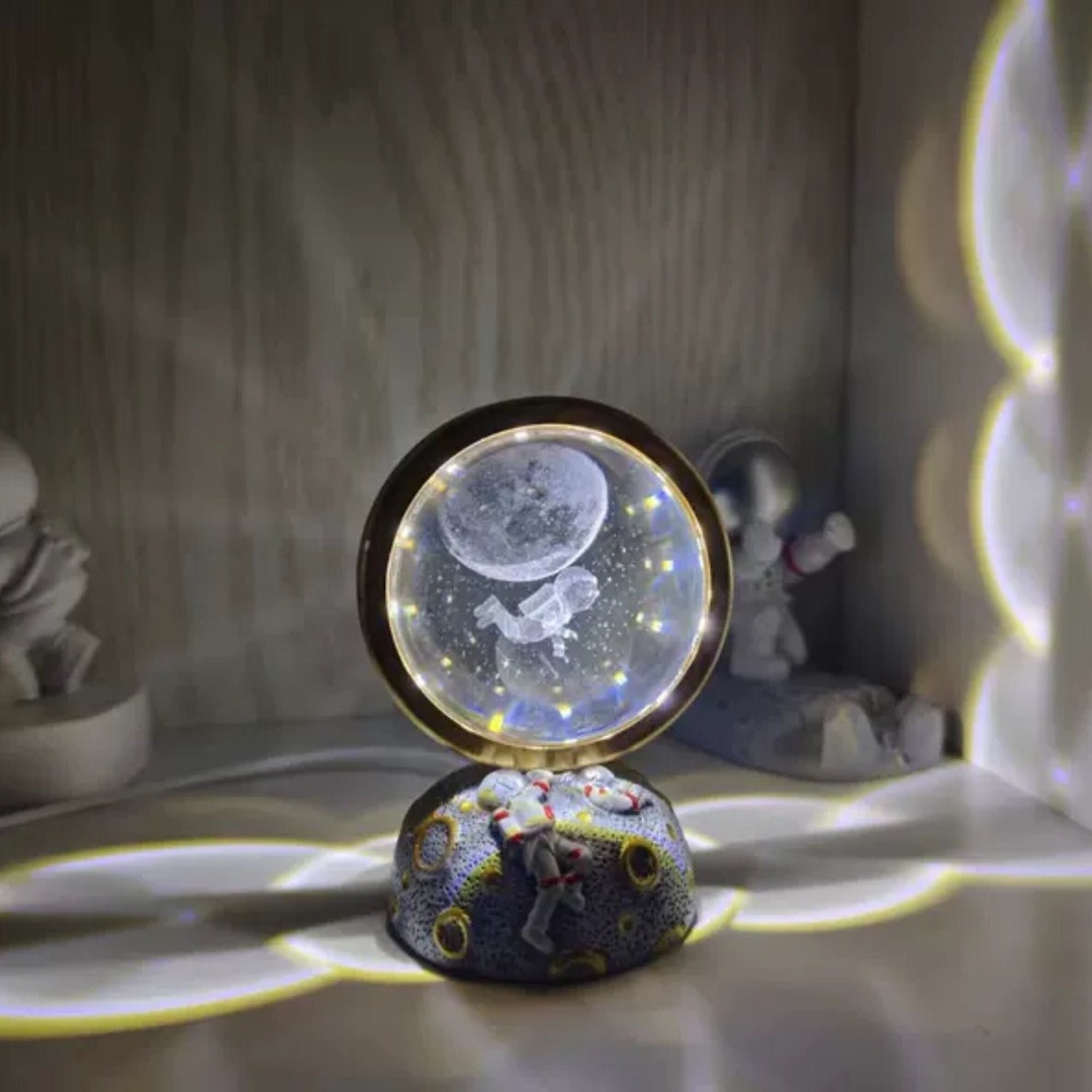 Astronaut Night Light, Solar System Planet Lamp, Moon LED Light, Glass ...