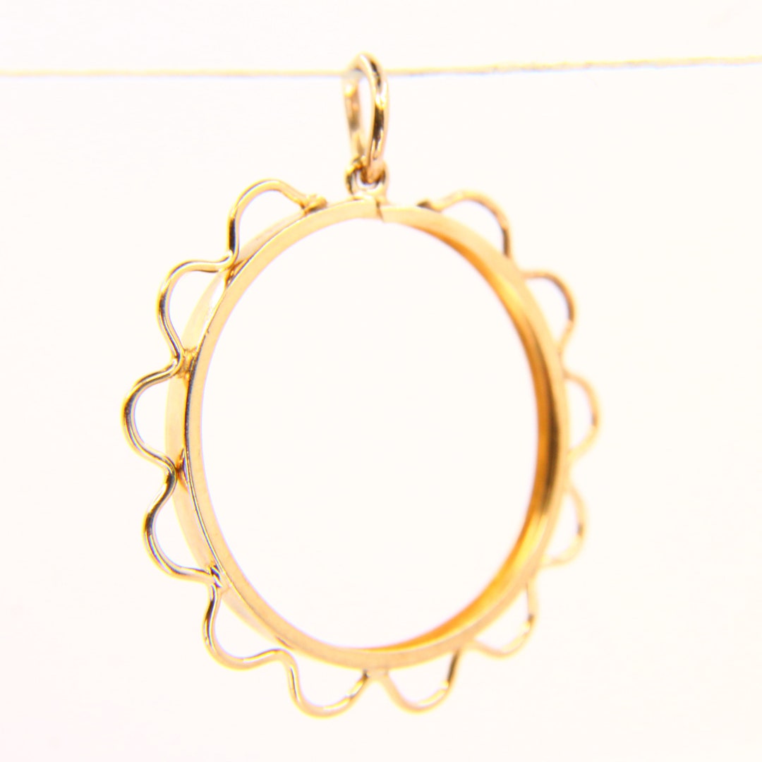 Vintage 9ct Full Sovereign Coin Frame Wire Display Pendant Solid Gold ...