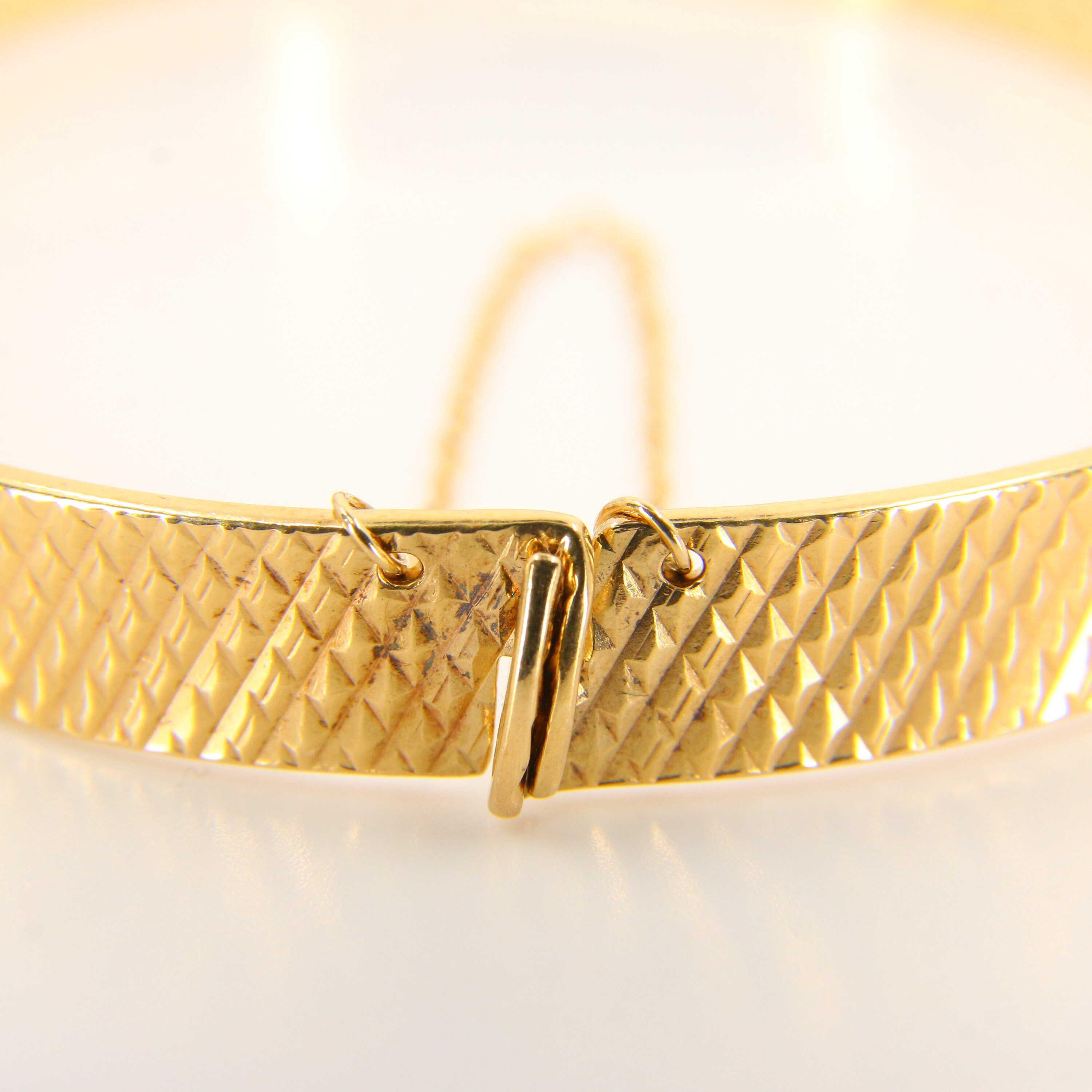 Vintage 9ct Gold Bangle Bright Cut Pattern by Nymph Bangel - Etsy