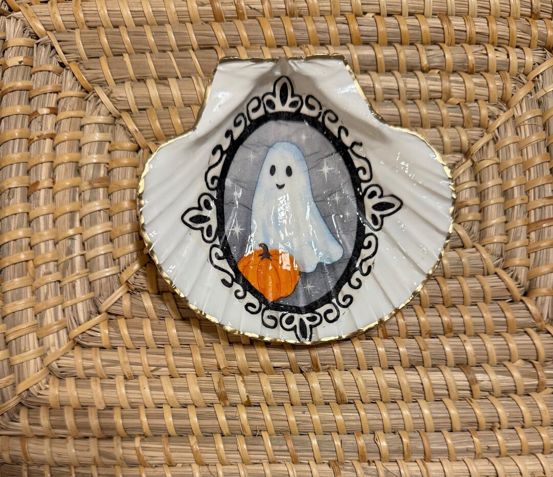 Decoupaged Ghost Scallop Shell - Halloween Fall Decor - Etsy