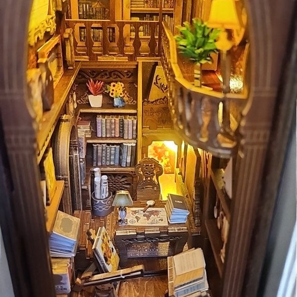 Bookshelf Diorama - Etsy