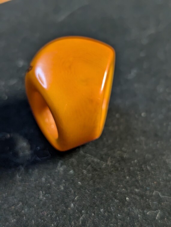 Vintage Bakelite Ring - Gem