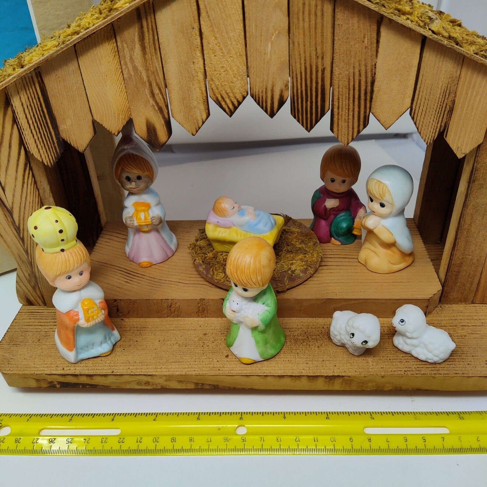 House of Lloyd Musical Nativity Set 8 Pieces Plays Silent Night W Wood ...