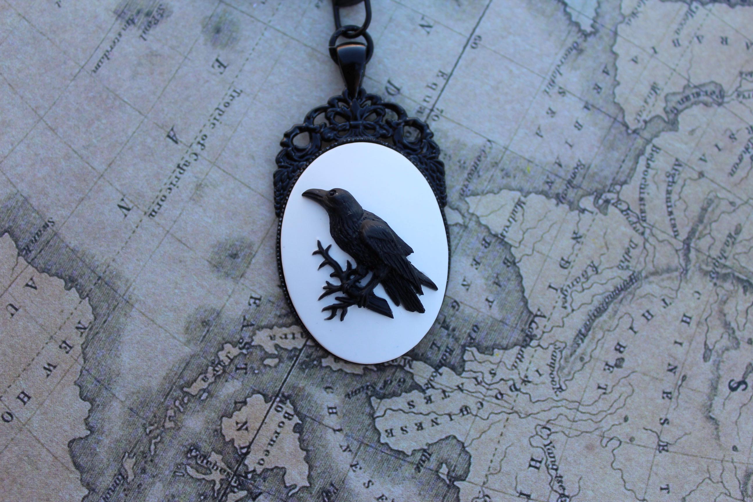 Large Crow Victorian Cameo Keychain - Handmade Retro Holiday Keychain ...