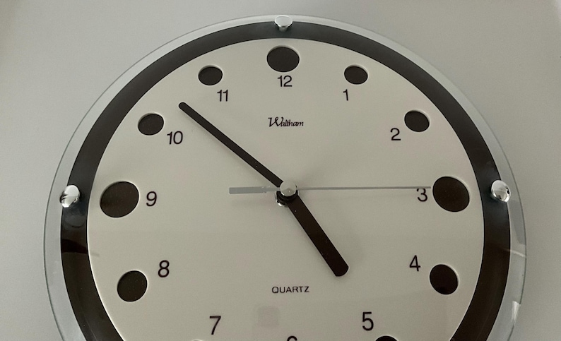 Vintage Waltham Quartz Wall Clock: Mid-century Modern Minimalist Design ...