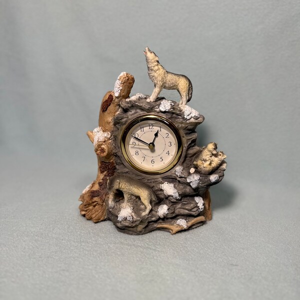 Vintage Wolf Clock - Etsy