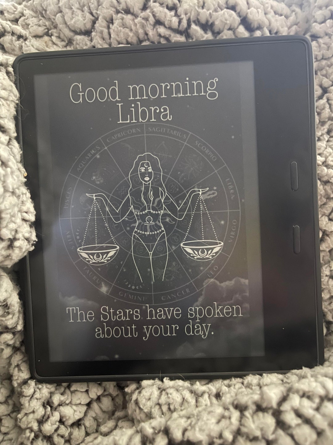 OFFICIAL TWISTED SISTERS Atlas Kindle Wallpaper. Libra - Etsy