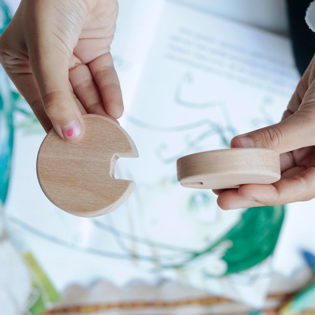 Personalized Montessori Interlocking Disks & Wooden Rattles for Newborn ...