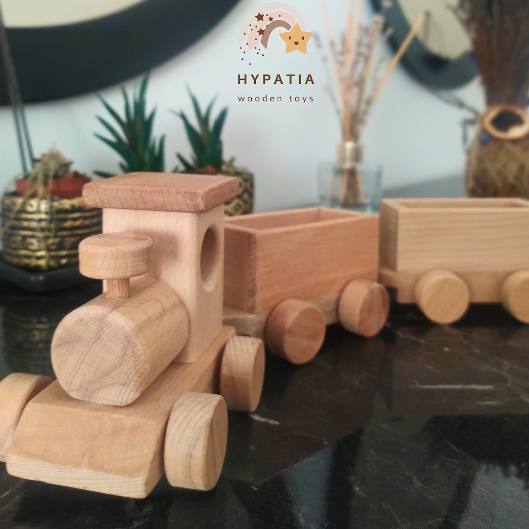 Wooden Toy Train – Natural Beech Wood Locomotive With Baggage Cars ...