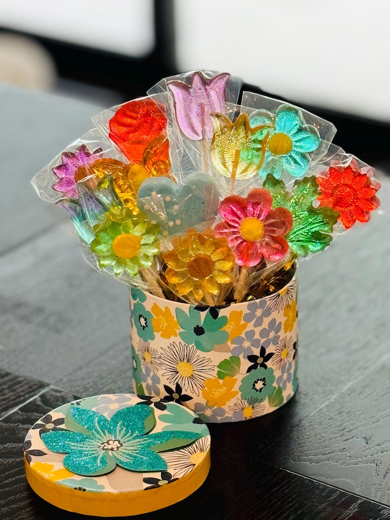 25 Daisy Flower Lollipops . Lollipops Flowers. Bachelorette Party. Baby ...