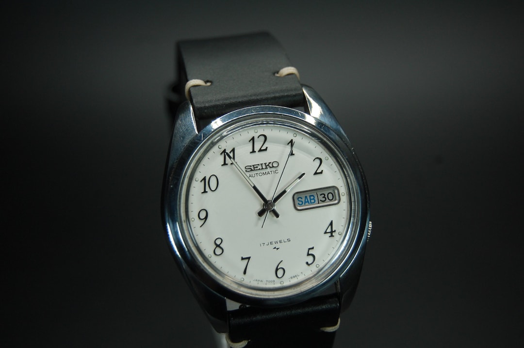 Perfect Vintage Seiko Automatic Day/date Watch REF#7009-8219 - Etsy