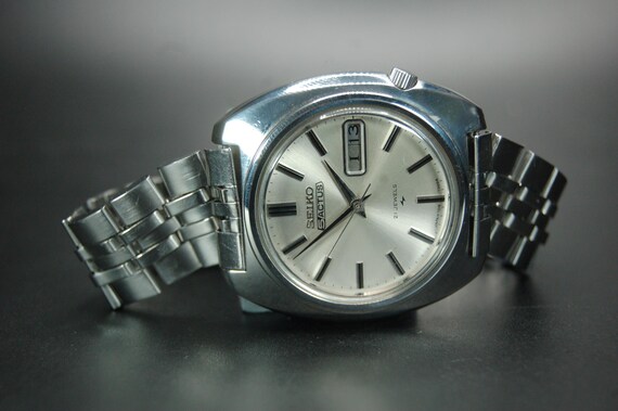 Vintage Seiko Actus Automatic Watch REF# 7019-7000 - Gem