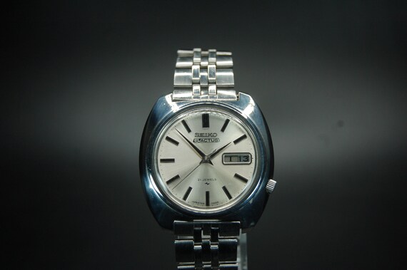Vintage Seiko Actus Automatic Watch REF# 7019-7000 - Gem