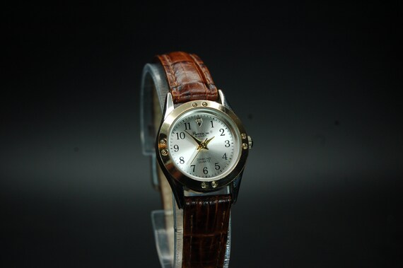Vintage Ladies Gruen Precision Quartz Watch - Gem