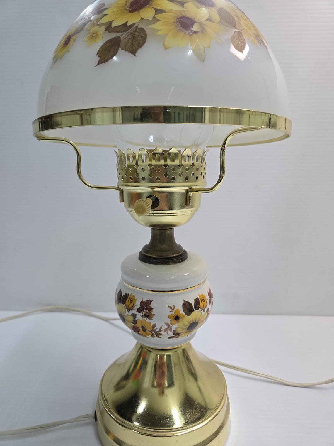 Vintage Electric Hurricane-style Table Lamp With a Hand-painted ...