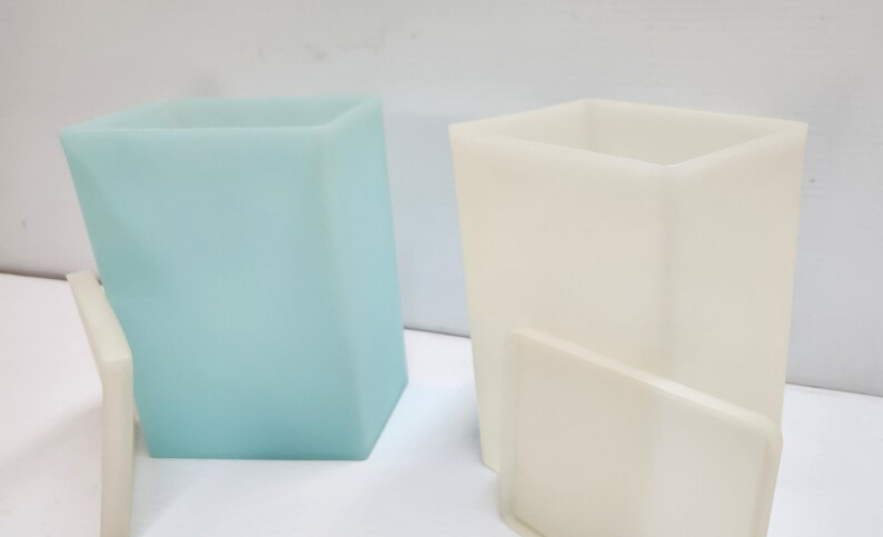 Vintage Pastel Blue and Clear Tupperware Freezer Keeper Container 484-4 ...