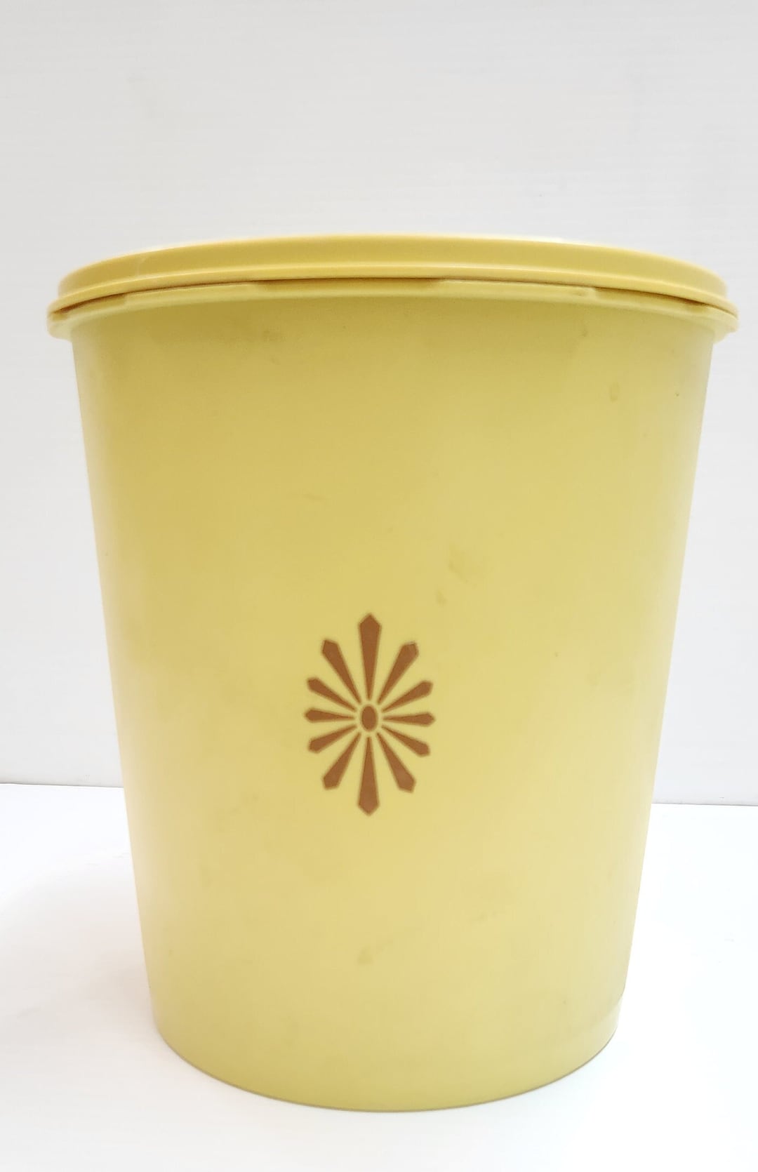 Vintage Tupperware Servalier Canister Container 805-4 Yellow Sunburst ...