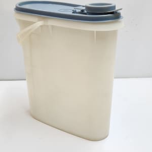 Tupperware 587 Slim Beverage Buddy With Pour Seal & Handle 2 Qt Classic ...