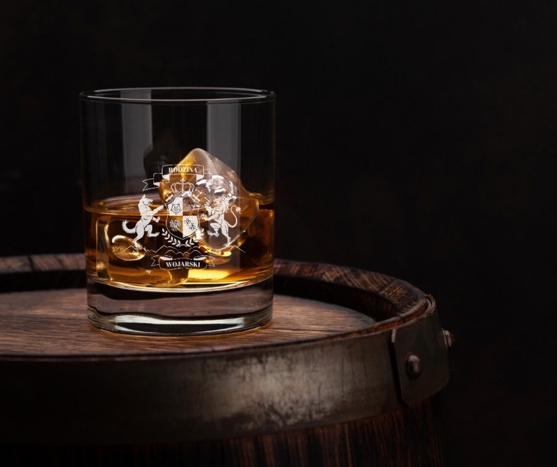 Personalized Coat of Arm/family Crest Engraved on Whiskey Decanter Set ...