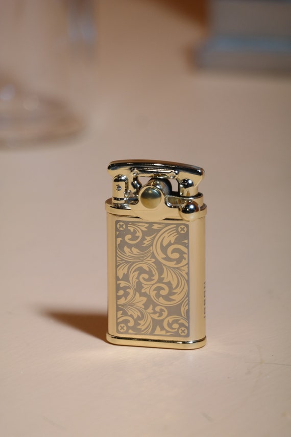 Lighter with name store