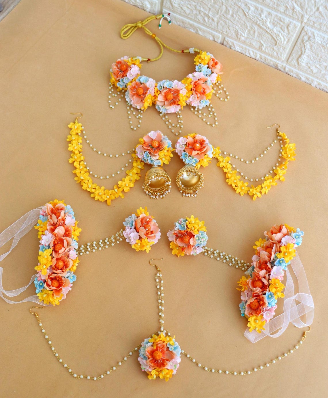 HALDI FLORAL JEWELRY Multicolor Floral Jewelry for Haldi Floral Jewelry ...