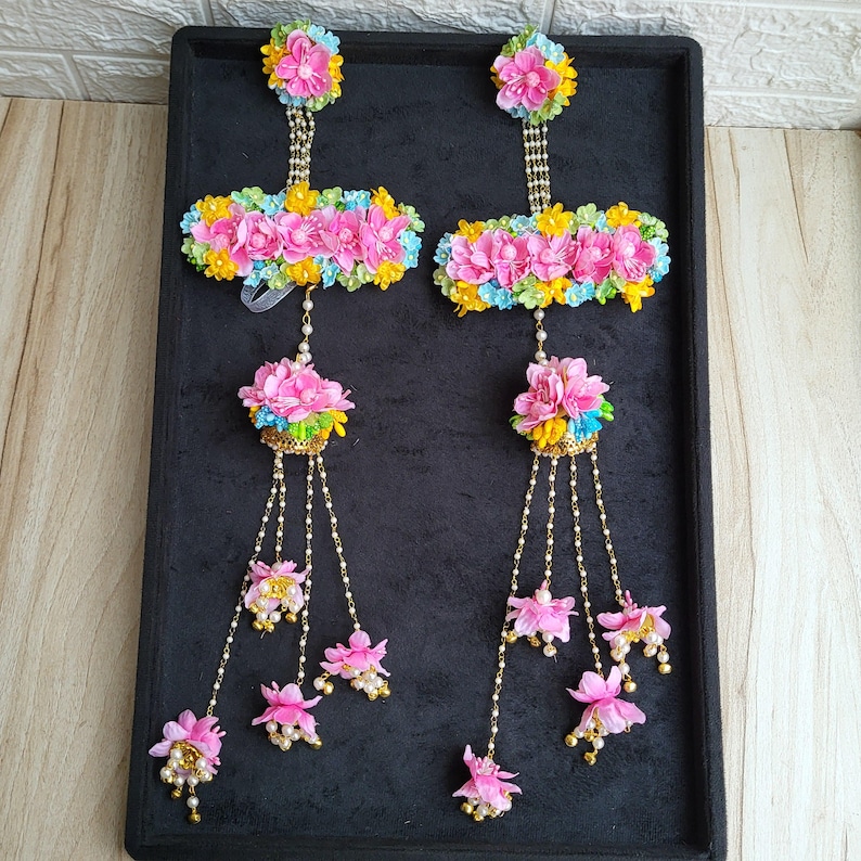 HALDI FLORAL JEWELRY Multicolor Floral Jewelry for Haldi Floral Jewelry ...