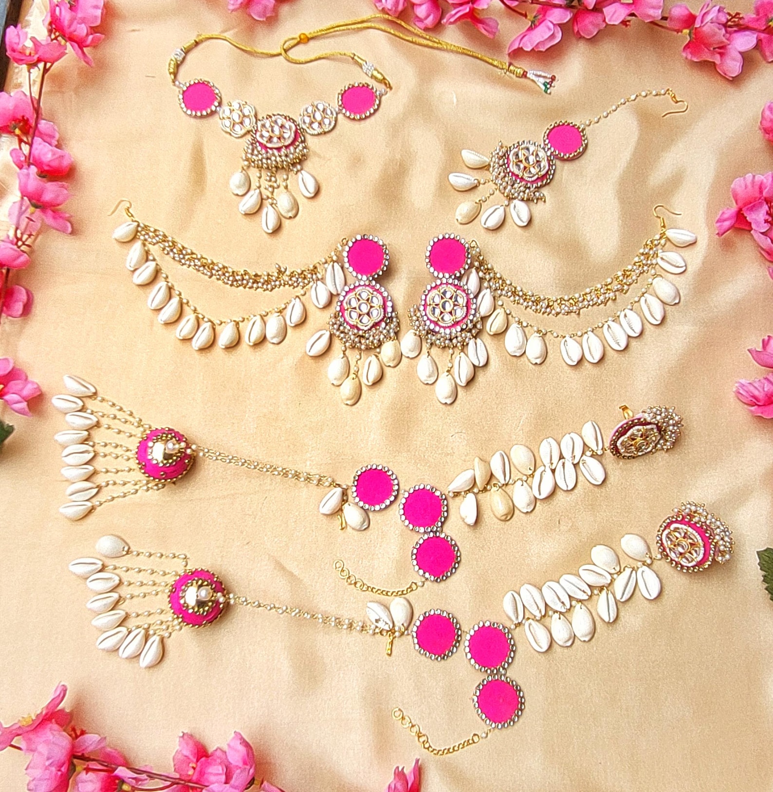 Pink Bridal Shells Jewelry Set With Kalira for Haldi Bridal Shells ...