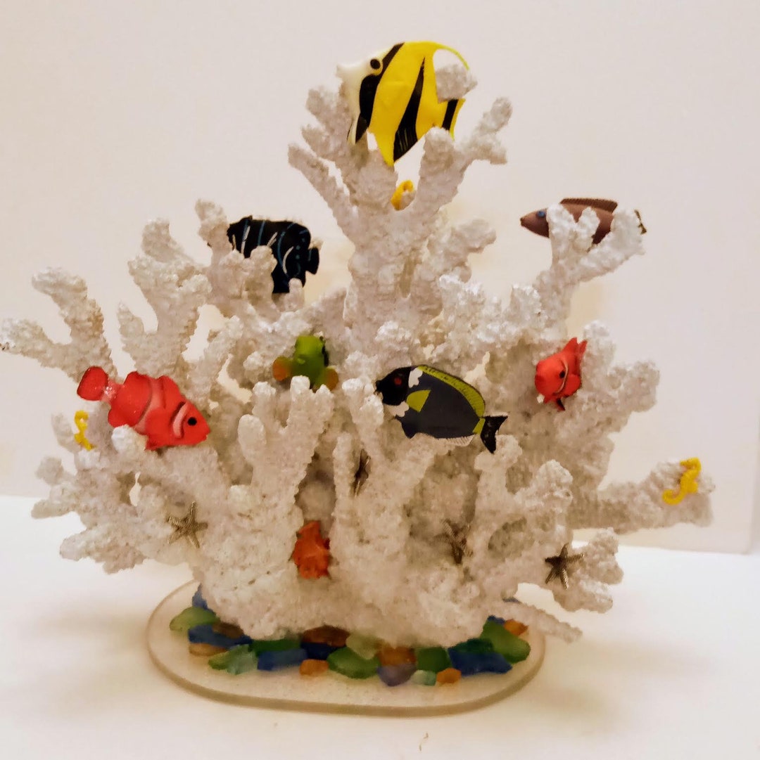 DECORATED CORAL CENTERPIECE Seaside Décor, Decorated Coral, Tropical ...