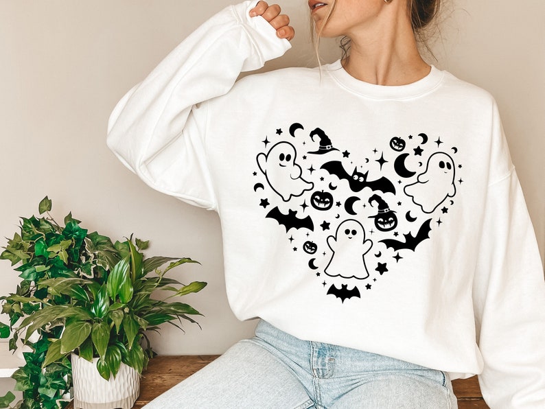 Ghosts in Heart SVG PNG Creepy Ghost Svg Spooky Season Svg - Etsy