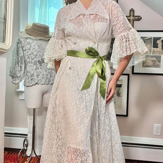 Vintage Lace Dressing Gown - Bridal Boudoir Robe - Gem