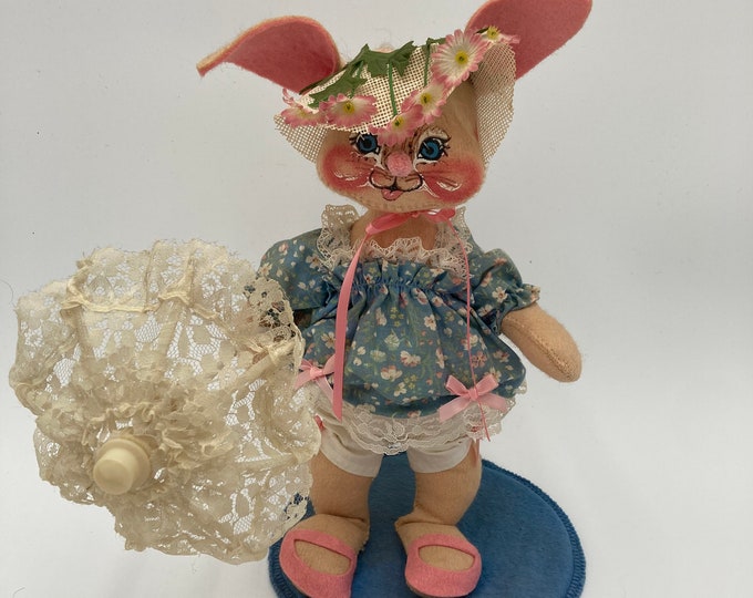Annalee Easter Bunny Doll W/ White Umbrella and Flower Hat Mobiltree ...