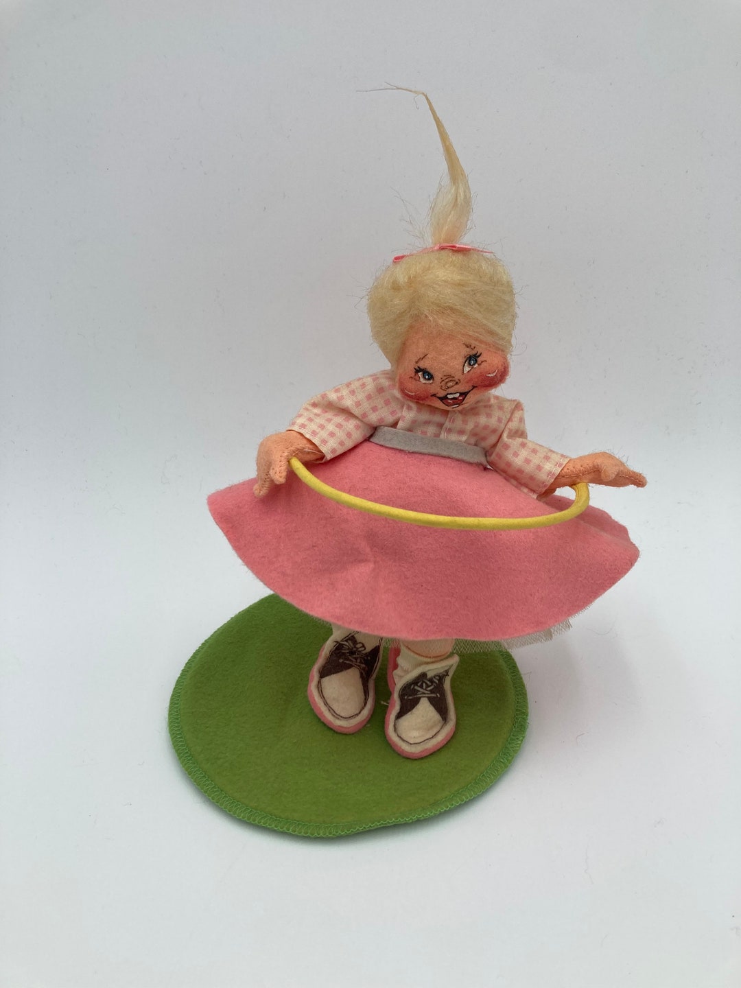 Annalee Hula Hoop Girl Doll W/ Yellow Hula Hoop Mobiltree Meredith NH ...