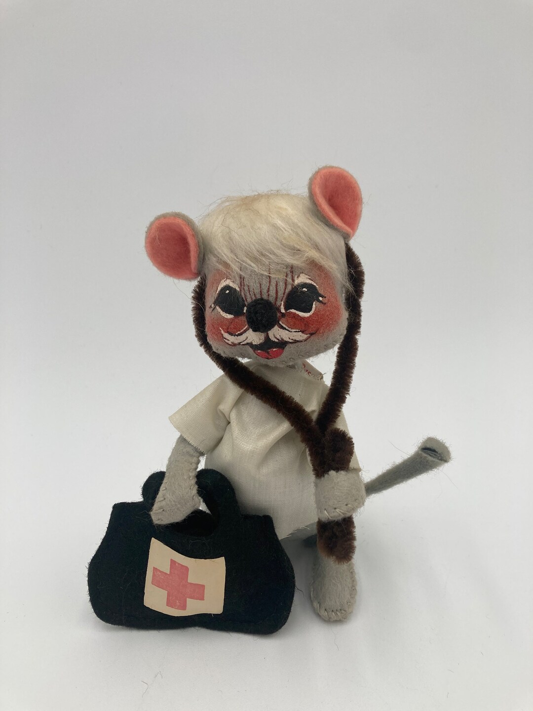 Annalee Doctor Nurse Mouse W/ Red Cross Medical Bag Mobiltree Meredith ...