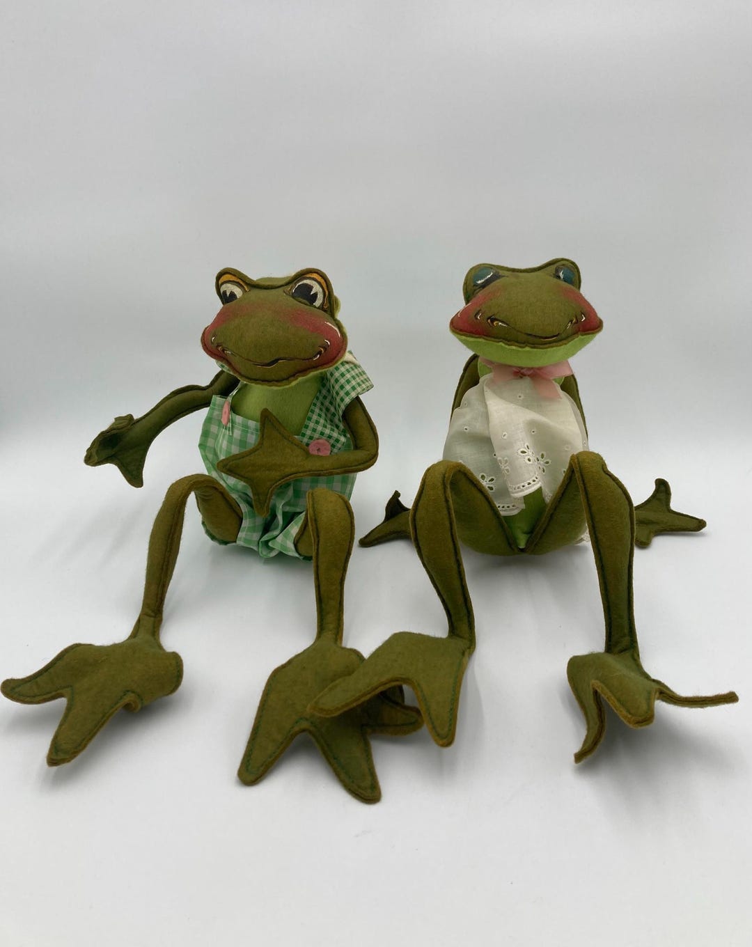 Annalee Girl and Boy Frog Dolls Spring Frog Dolls Mobiltree Meredith NH ...