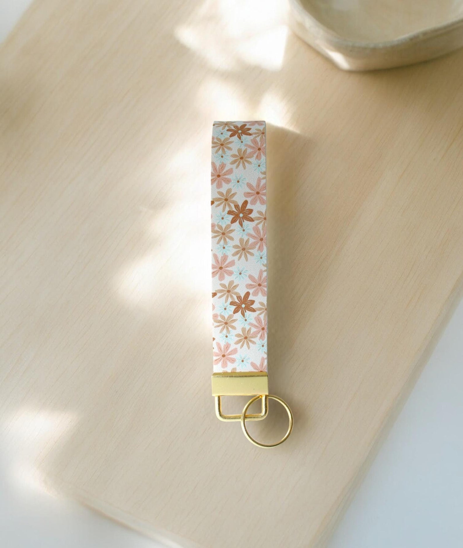 Sweet as Honey Wristlet | Flower Keychain Girly Car Accessories for ...