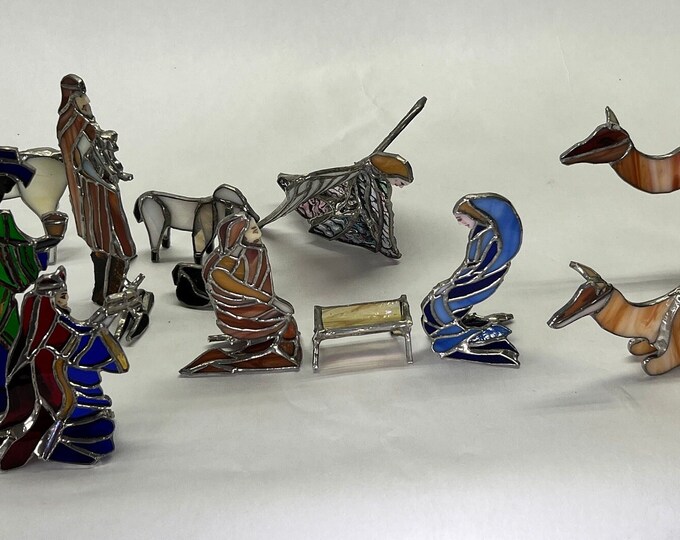 VINTAGE 15-piece Stained Glass Nativity Set - Etsy