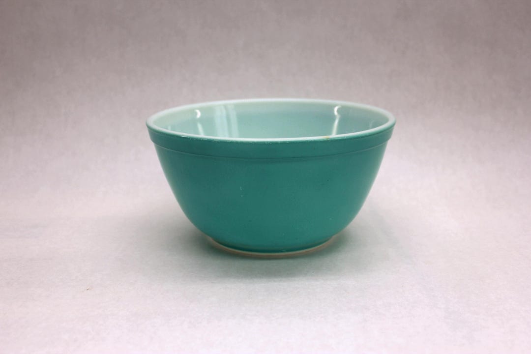 MCM Pyrex Turquoise Mixing Bowl. 1-1/2 Quart. - Etsy