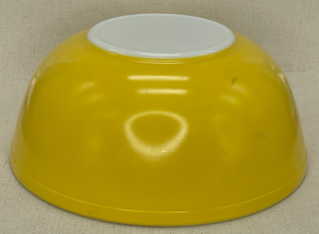 Pyrex 404 Primary Yellow Mixer - HTF Unsigned Bottom No Markings - Etsy