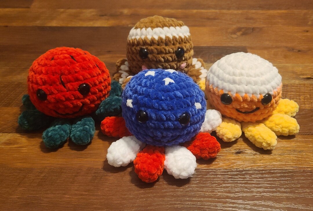 Holiday Themed Crochet Octo Plush - Etsy