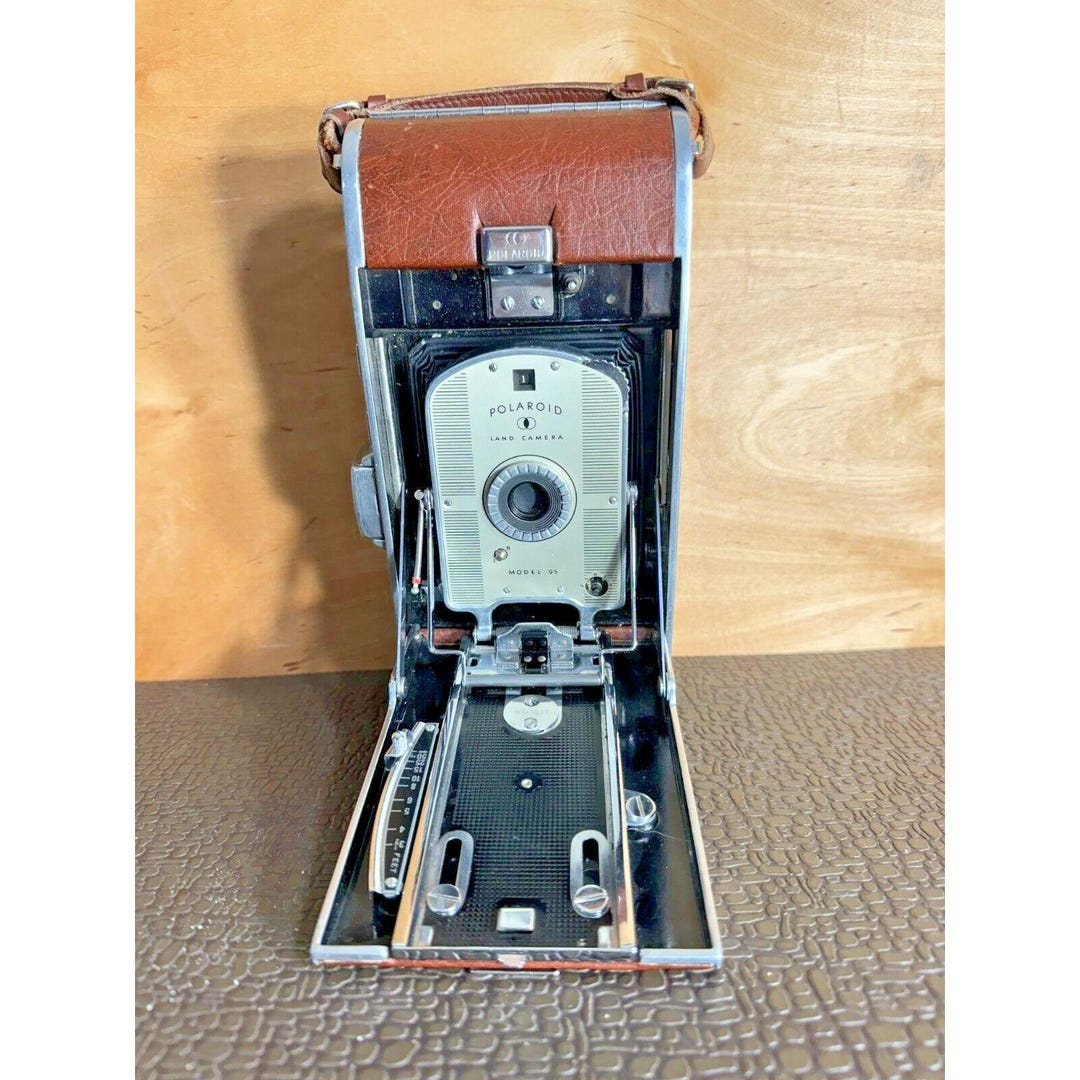 Vintage Polaroid Land Camera Model 95 Flash Chrome Leather Case ...