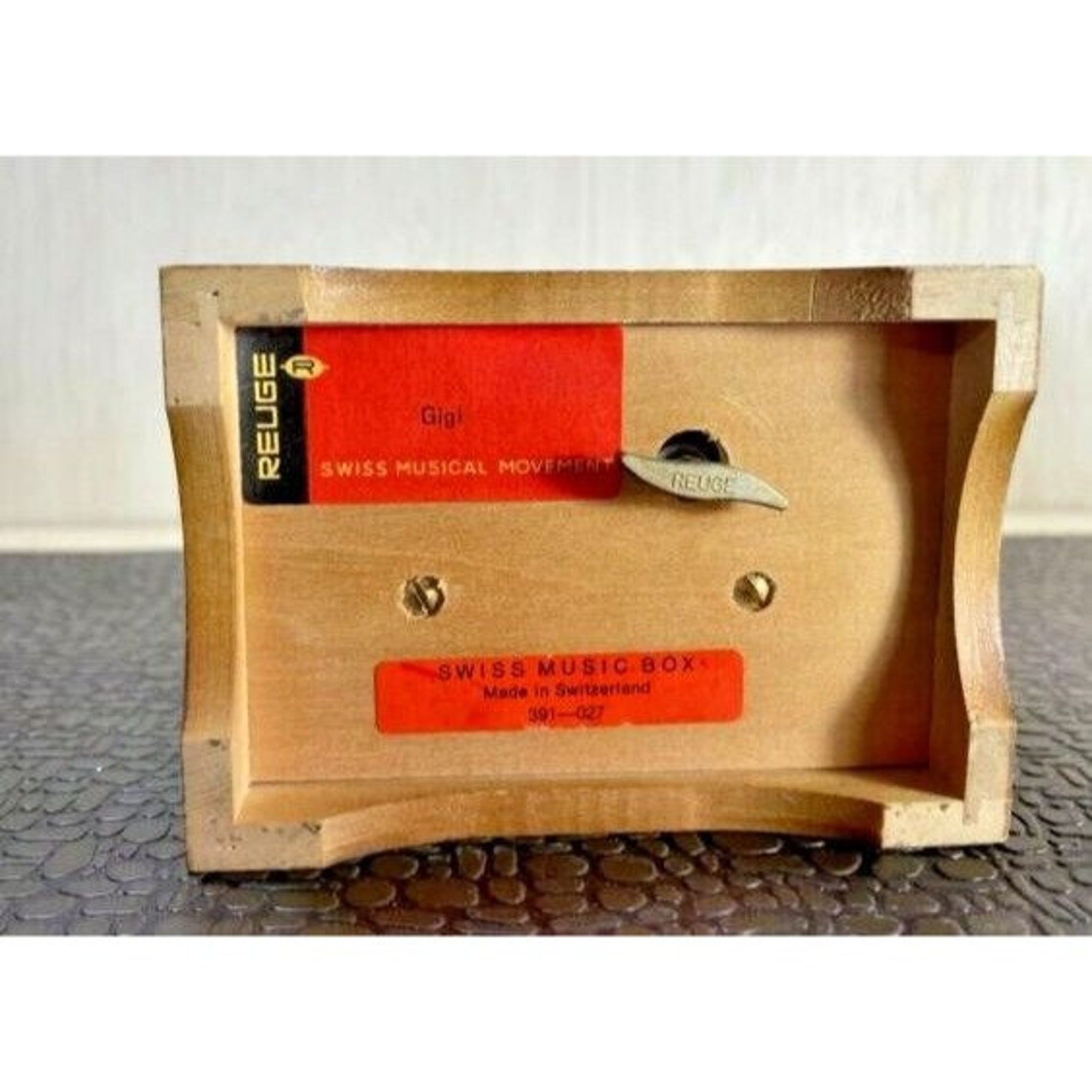 Vintage Music Box Reuge Swiss Musical Movement gigi Hummel Girls on Top ...