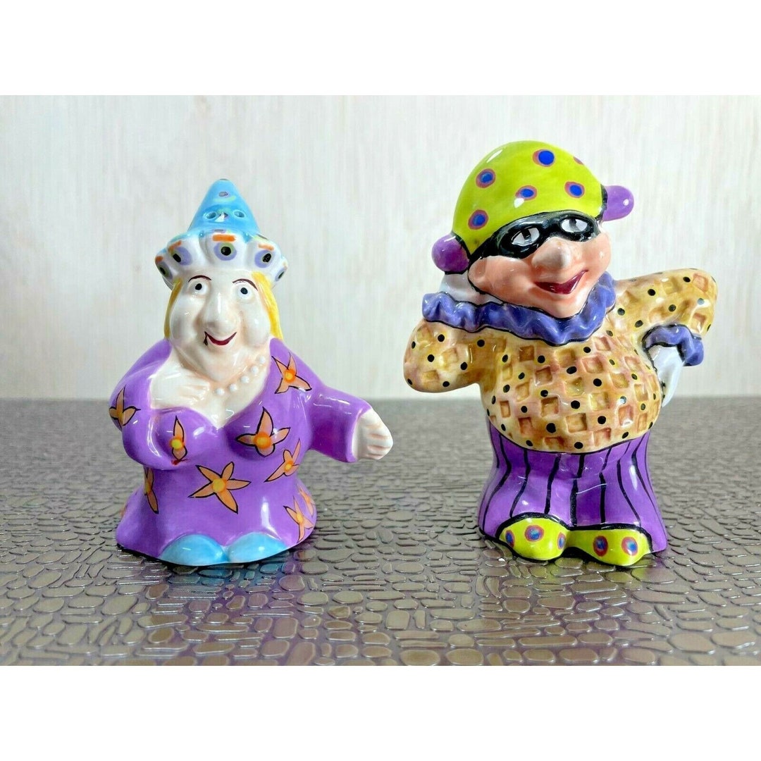 Vintage Animated Man and Woman in Costume Salt and Pepper Shakers - Etsy